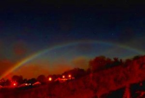 Incredibil...un curcubeu la lumina lunii - Secretele lui Lovendal
