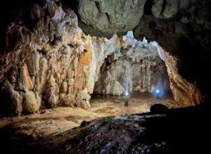 O peşteră enigmatică din Munţii Rodnei, descoperită în 1976: peştera de ...